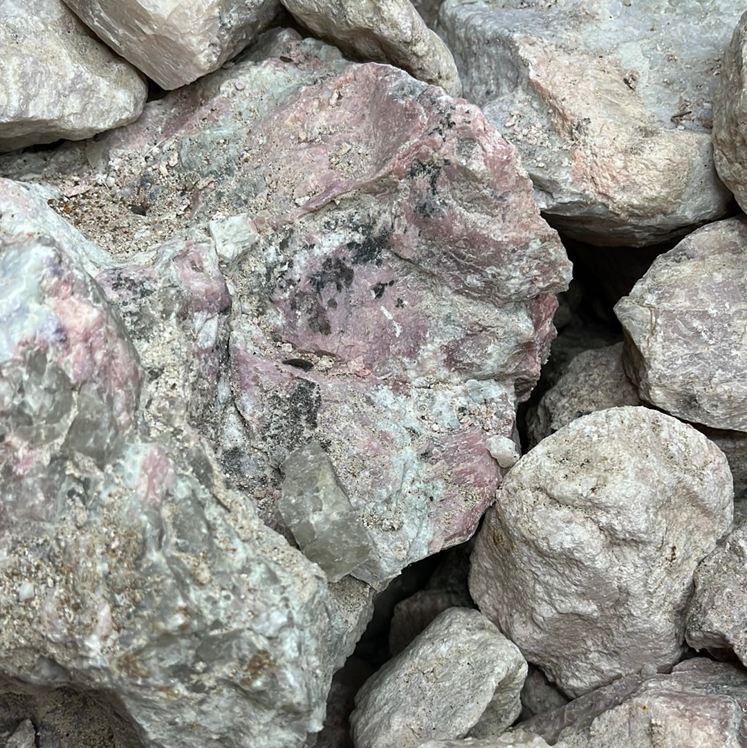 Petalite ore/Lithium Ore Powder – Chemicals And Minerals Global Company